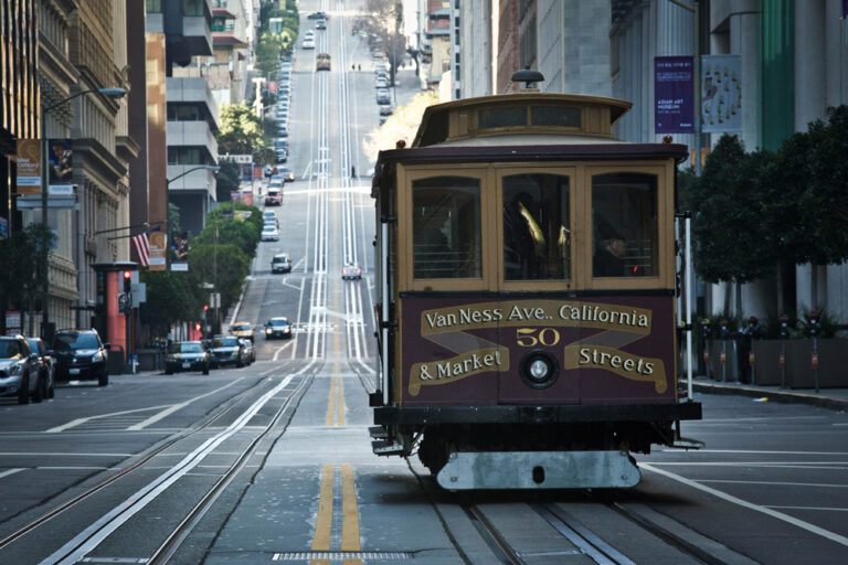 How to Ride San Francisco’s Iconic Cable Cars: Routes, Views & Travel ...